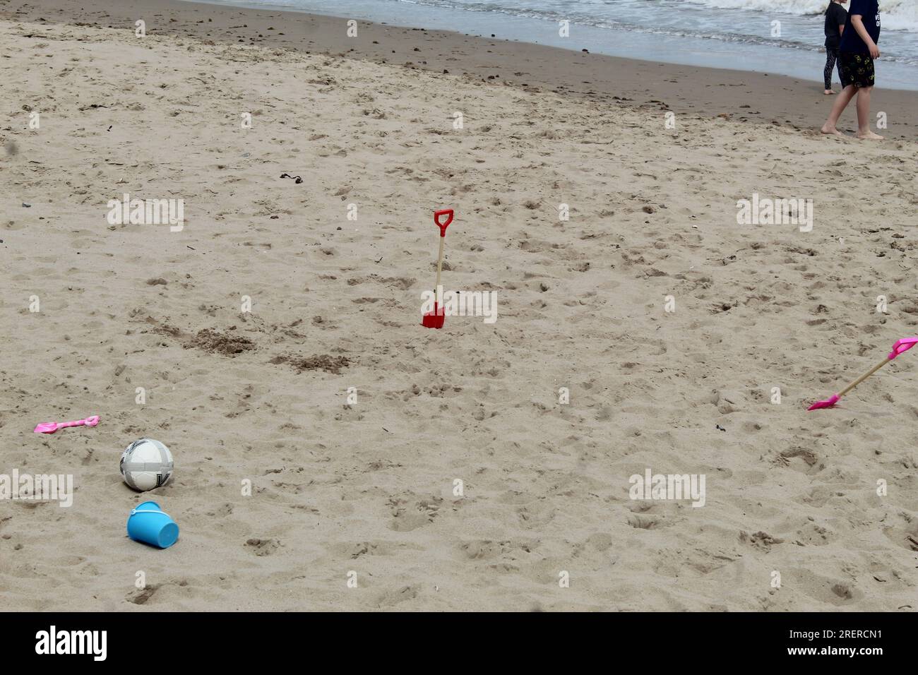 Spade beach not bucket hi-res stock photography and images - Alamy