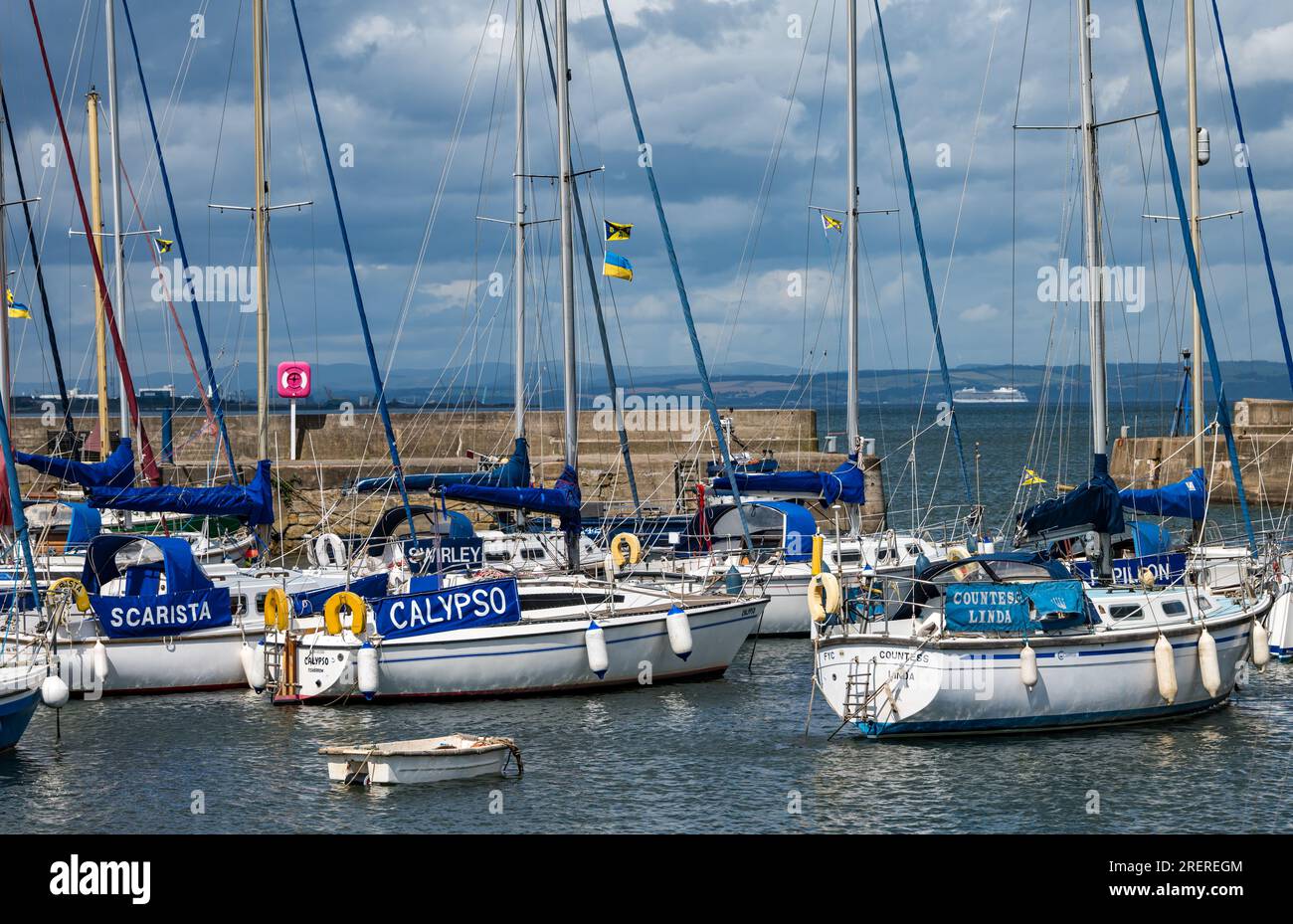 Fisherrow harbor hi-res stock photography and images - Alamy