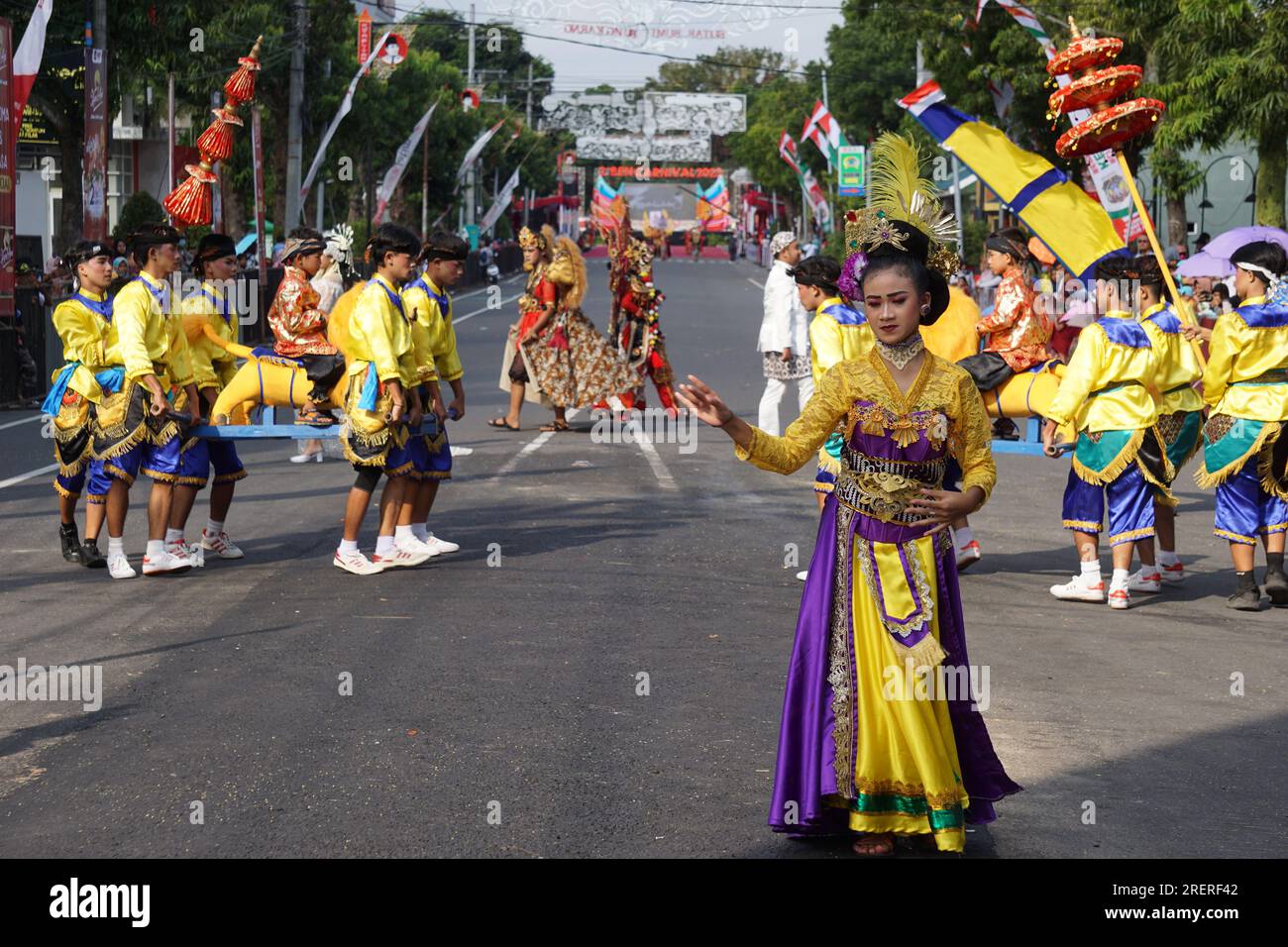 Tari sisingaan hi-res stock photography and images - Alamy