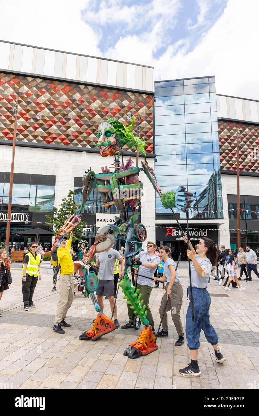 Large scale sea giant puppet hi-res stock photography and images - Alamy