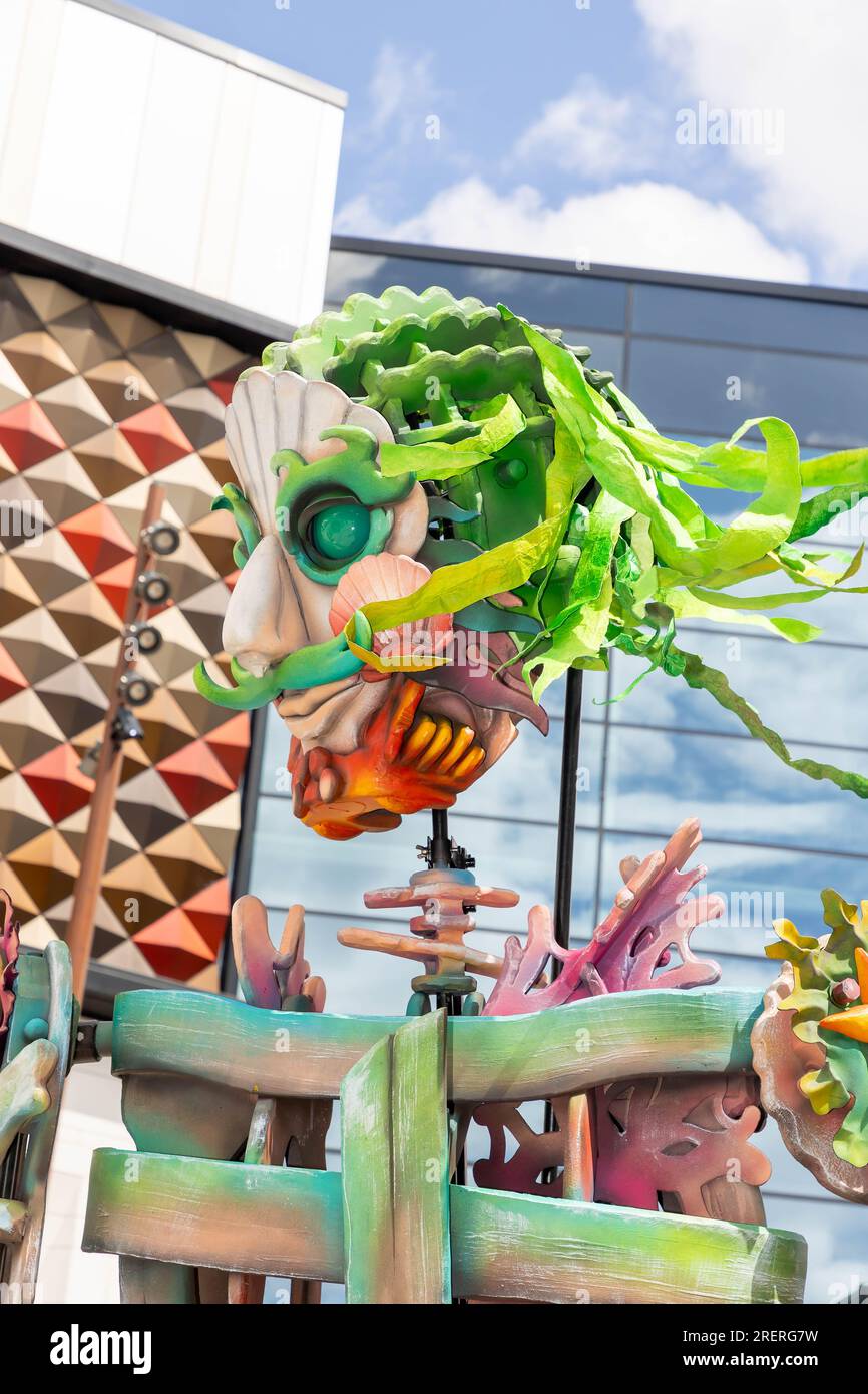 Large scale sea giant puppet hi-res stock photography and images - Alamy