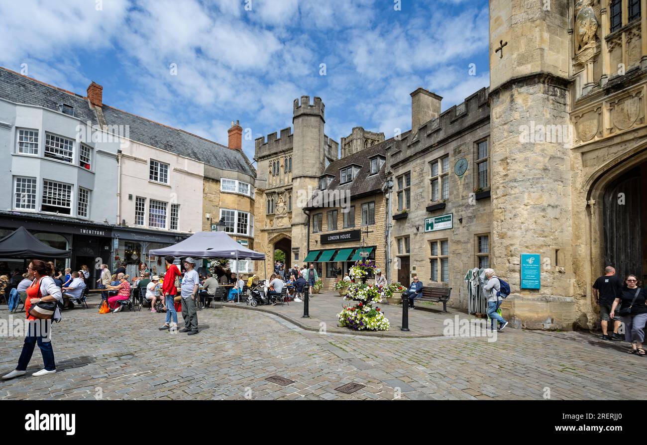 Rebus bishop beckington hi-res stock photography and images - Alamy