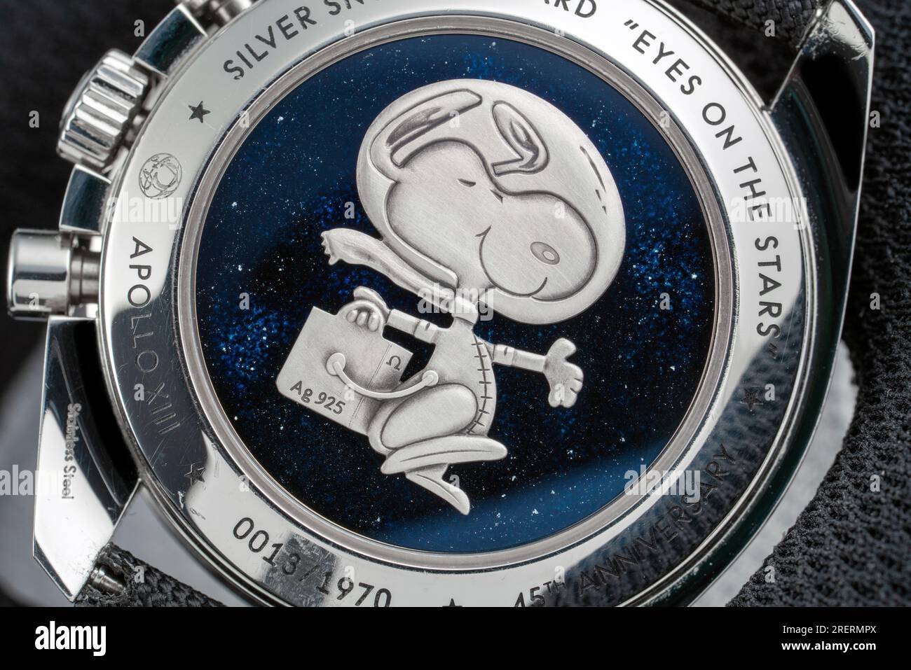 Omega Speedmaster Apollo 13 Silver Snoopy Award BW 311.32.42.30.04.003 Stock Photo - Alamy