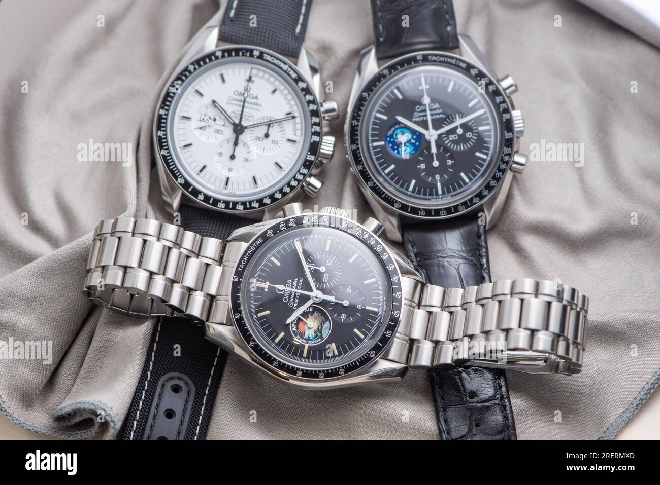 Omega Speedmaster Apollo 13 Silver Snoopy Award BW 311.32.42.30.04.003 ...