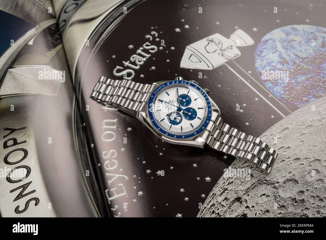 Omega Speedmaster Apollo 13 Silver Snoopy Award Stock Photo - Alamy