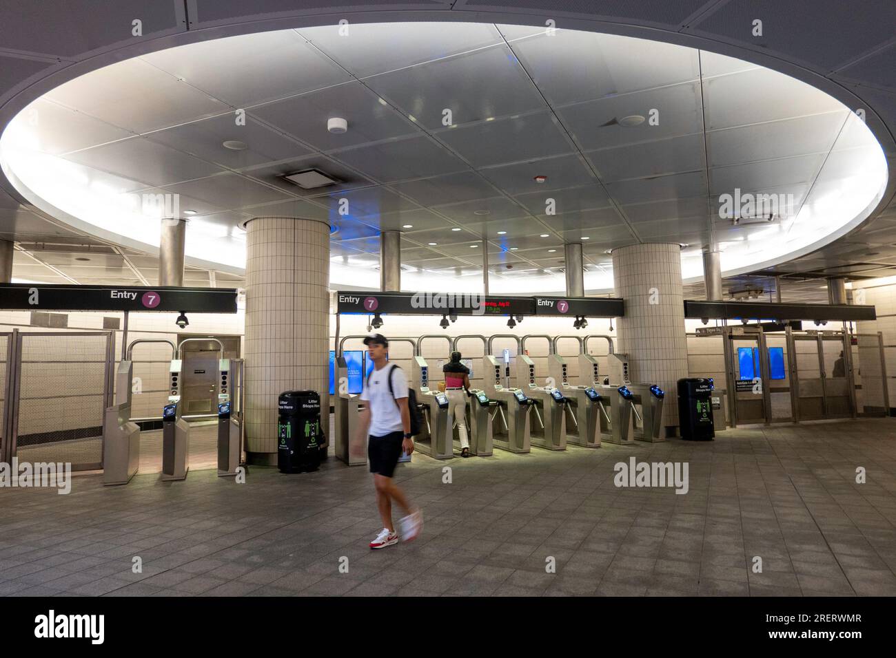 The interior lobby of the seven line subway extension in Hudson yards ...
