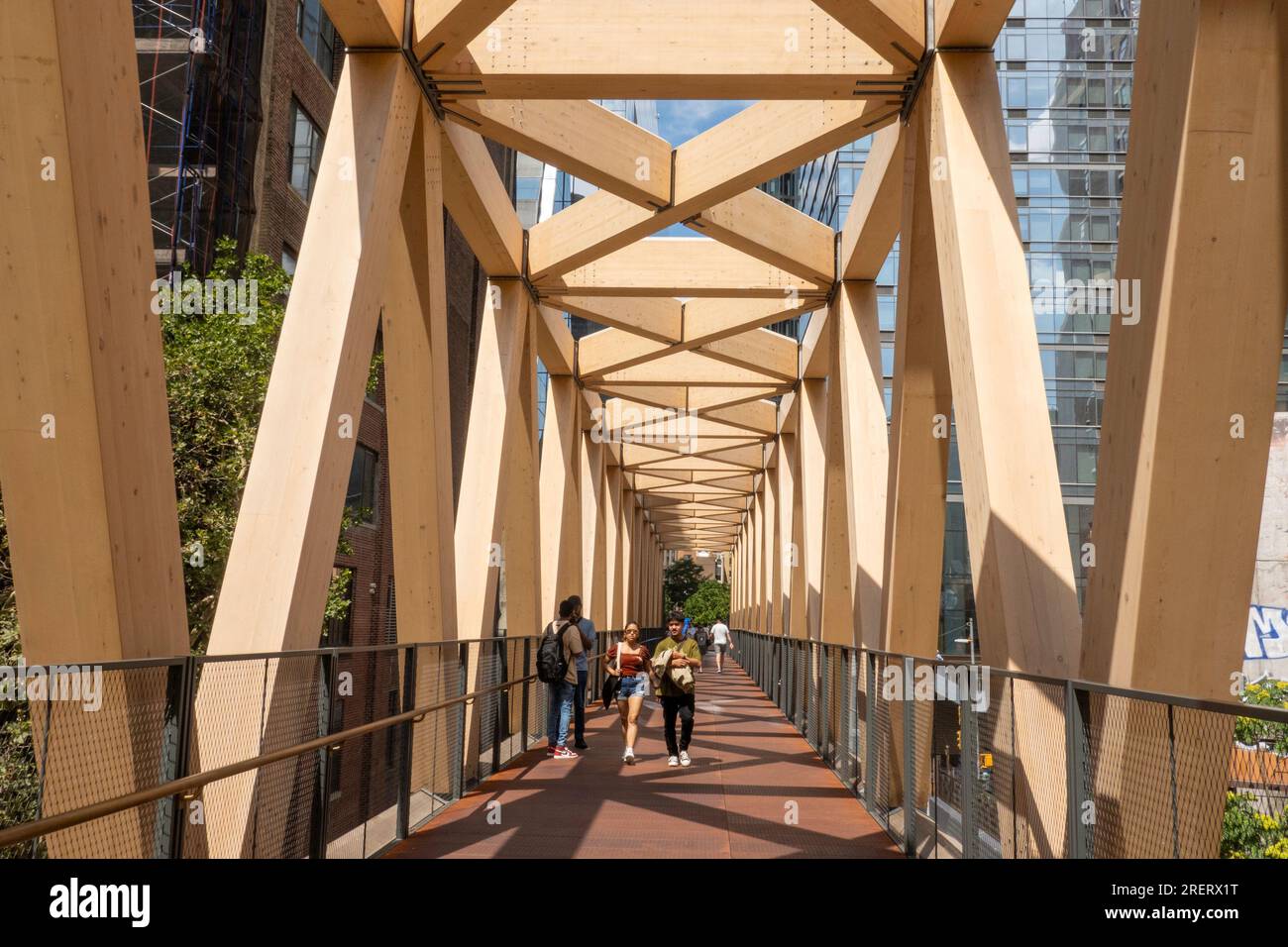 The timber truss bridge links the highline to Moynihan train hall on ...