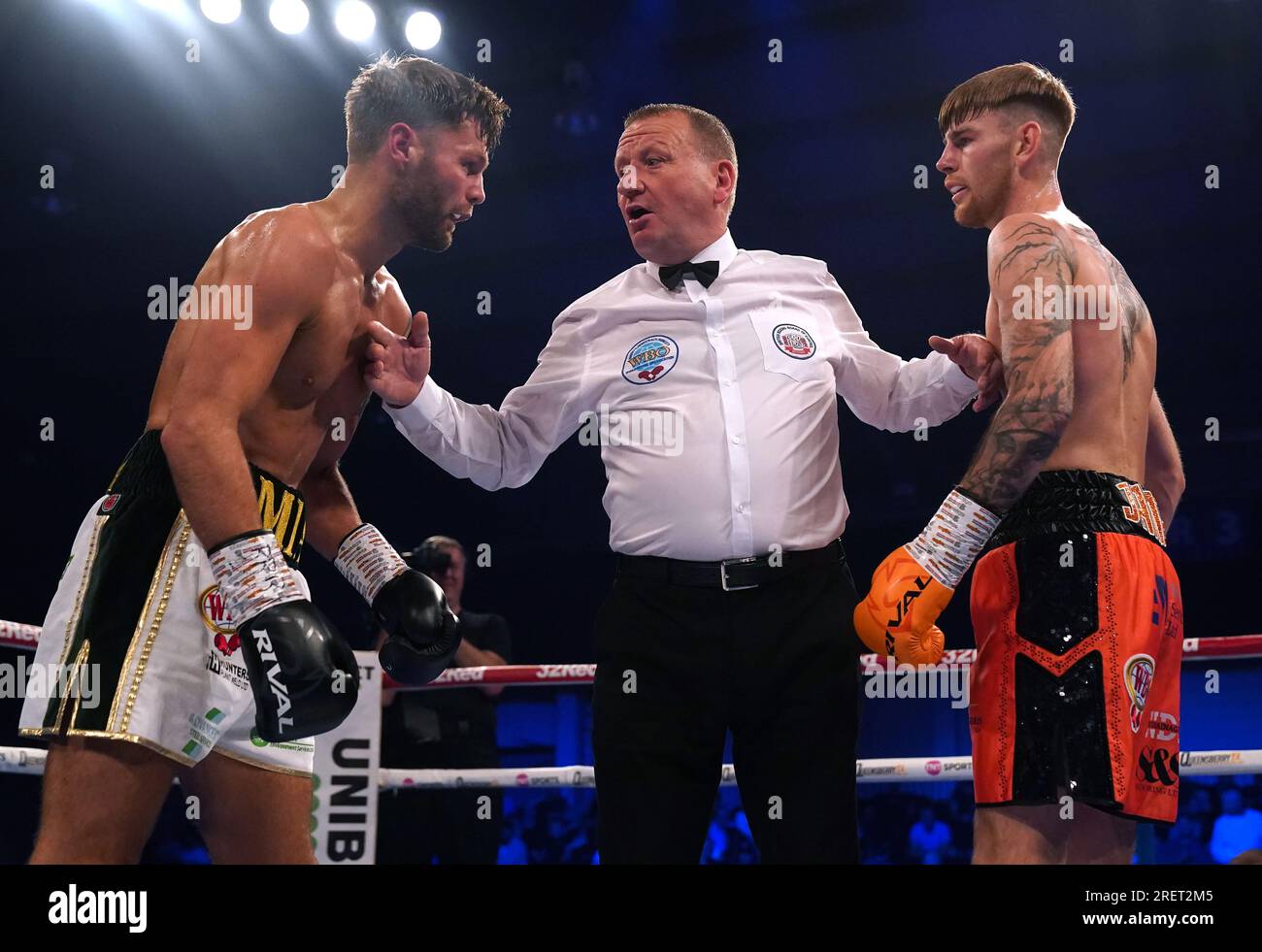 Boxing howard foster referee hi-res stock photography and images - Alamy