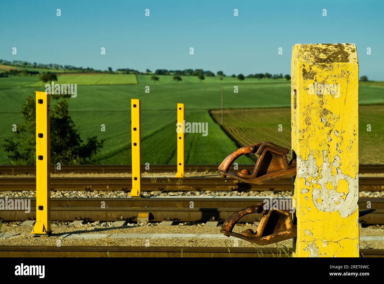 Yellow rail hi-res stock photography and images - Alamy