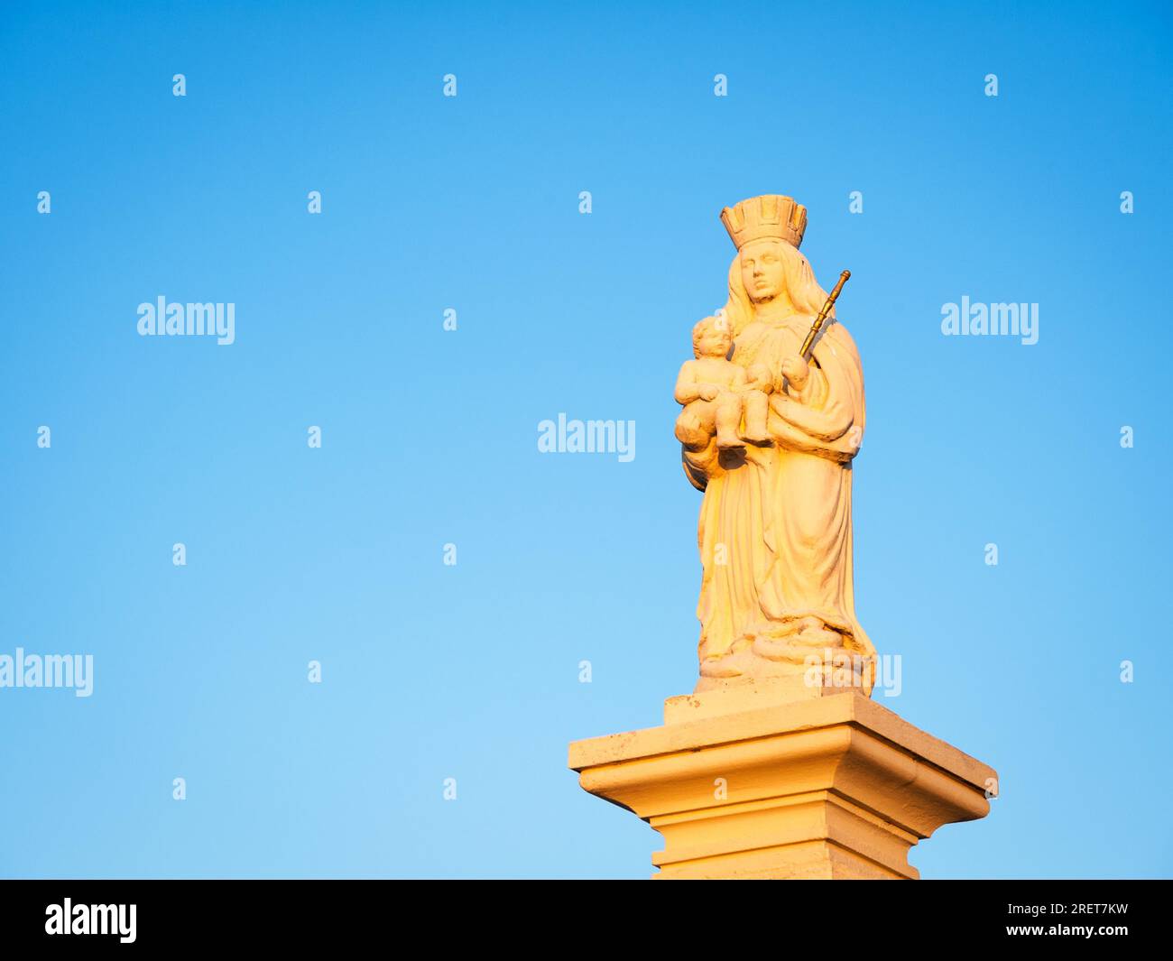Holy mother of jesus hi-res stock photography and images - Alamy