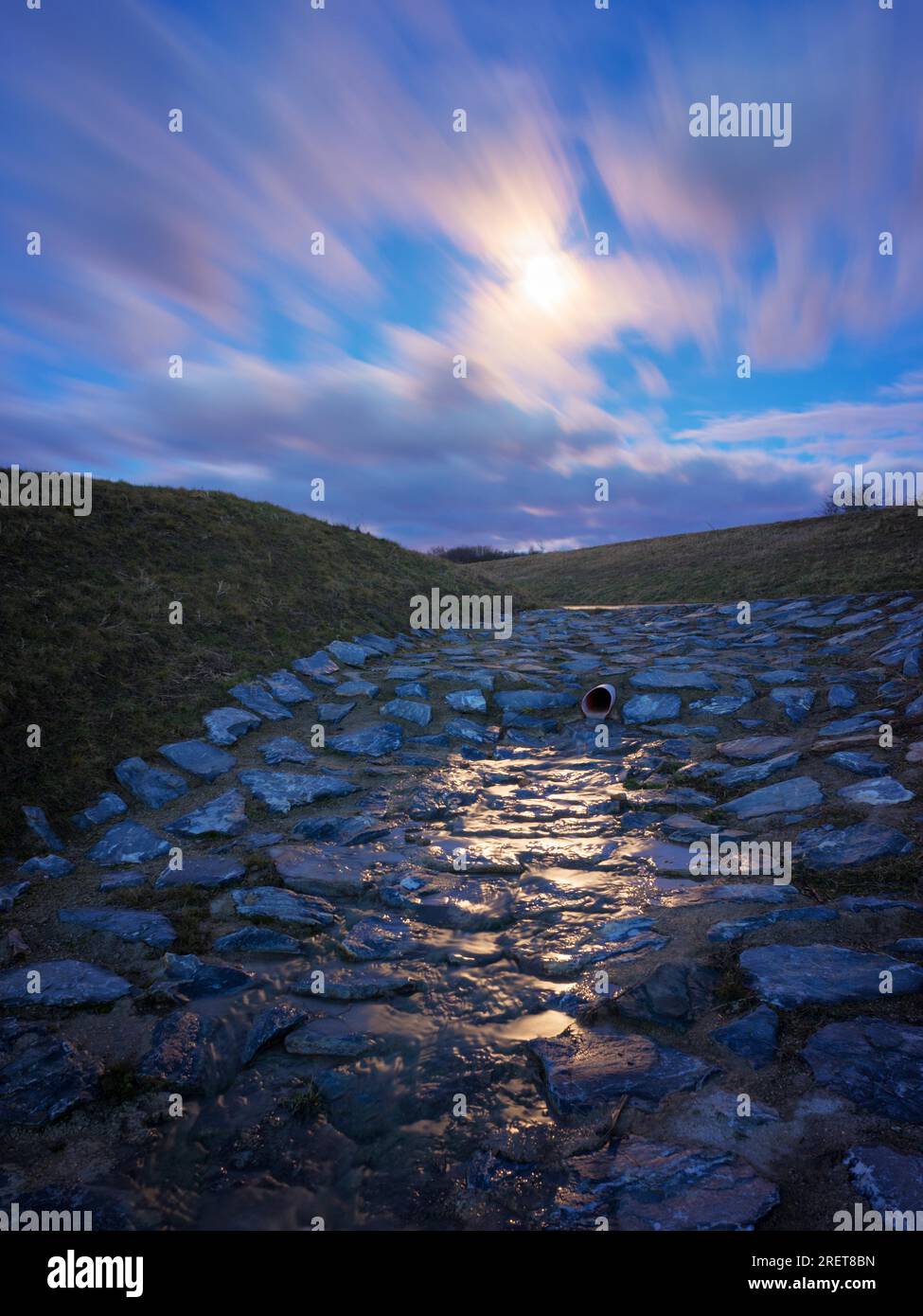 Long exposure full moon hi-res stock photography and images - Alamy