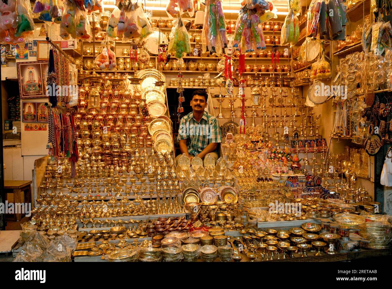 A shop in Kalahastishvara temple at Sri Kalahasti, Andhra Pradesh Stock ...