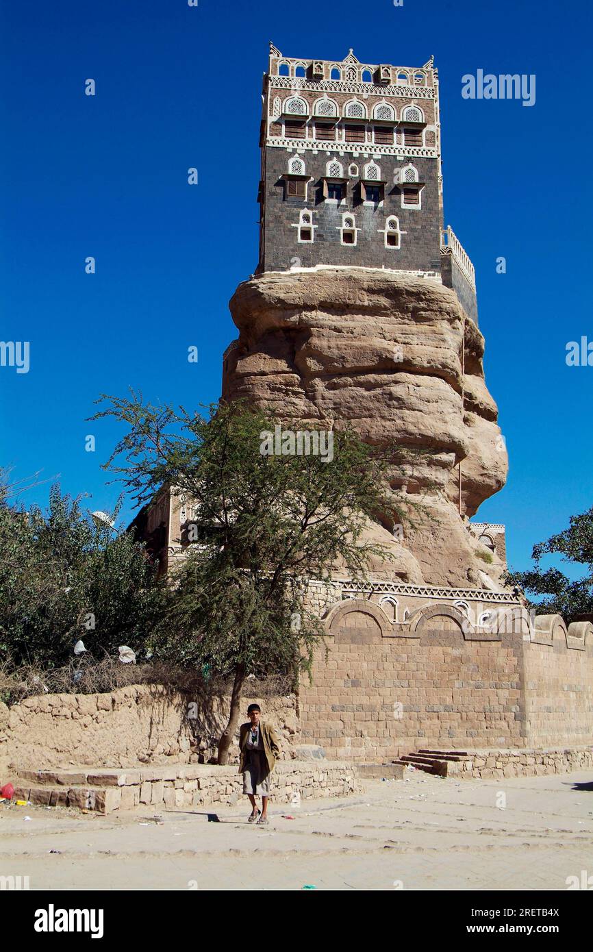 Rock Palace, Wadi Dahr, Yemen Stock Photo - Alamy