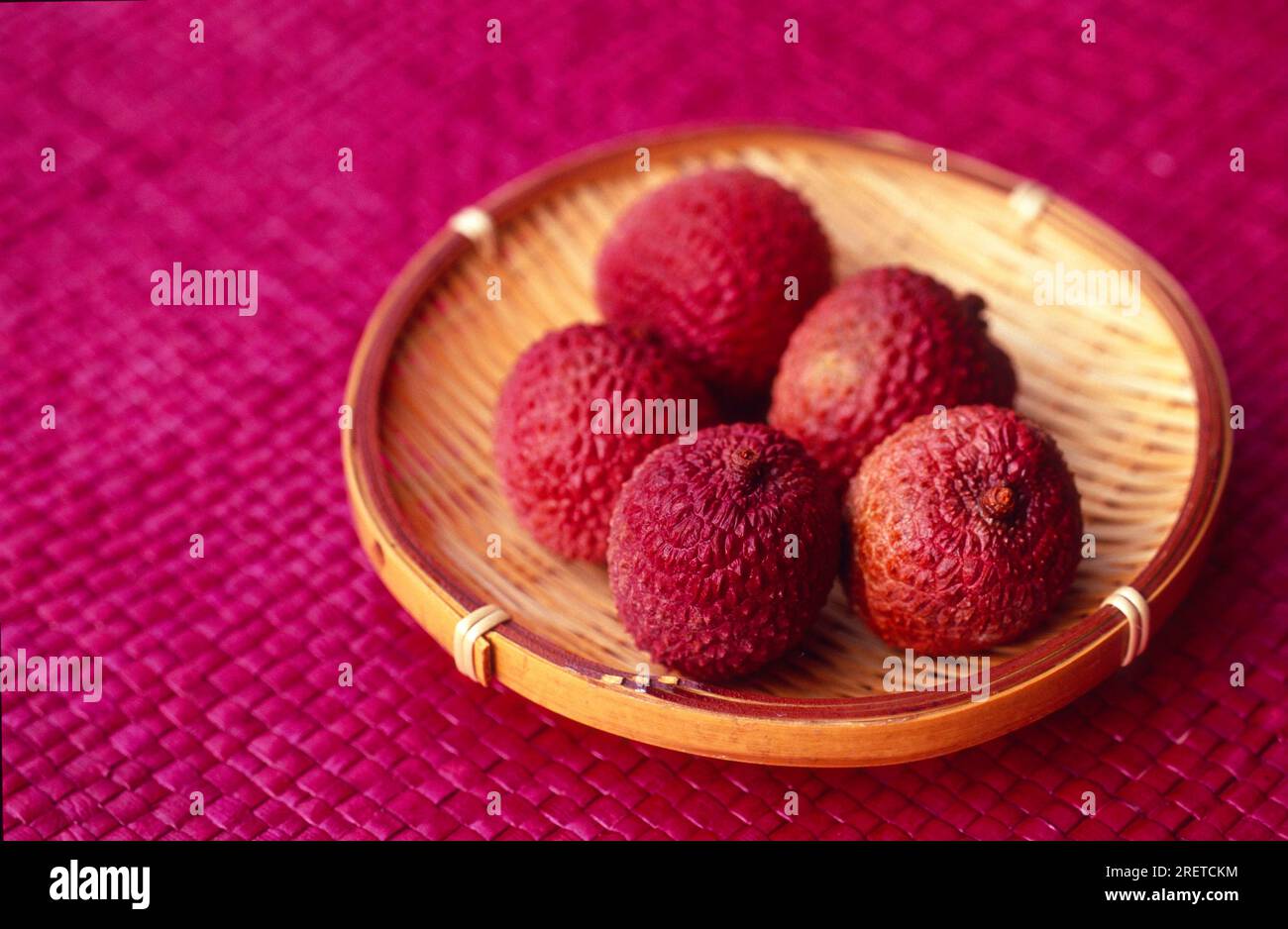 Lychee-Fruits (Litchi chinensis) in shell Stock Photo - Alamy