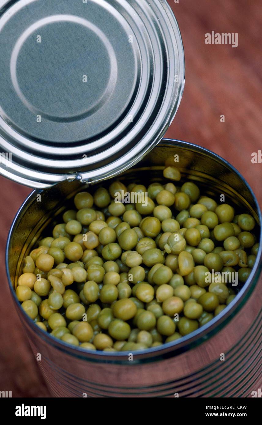 Tin of peas, tin Stock Photo - Alamy