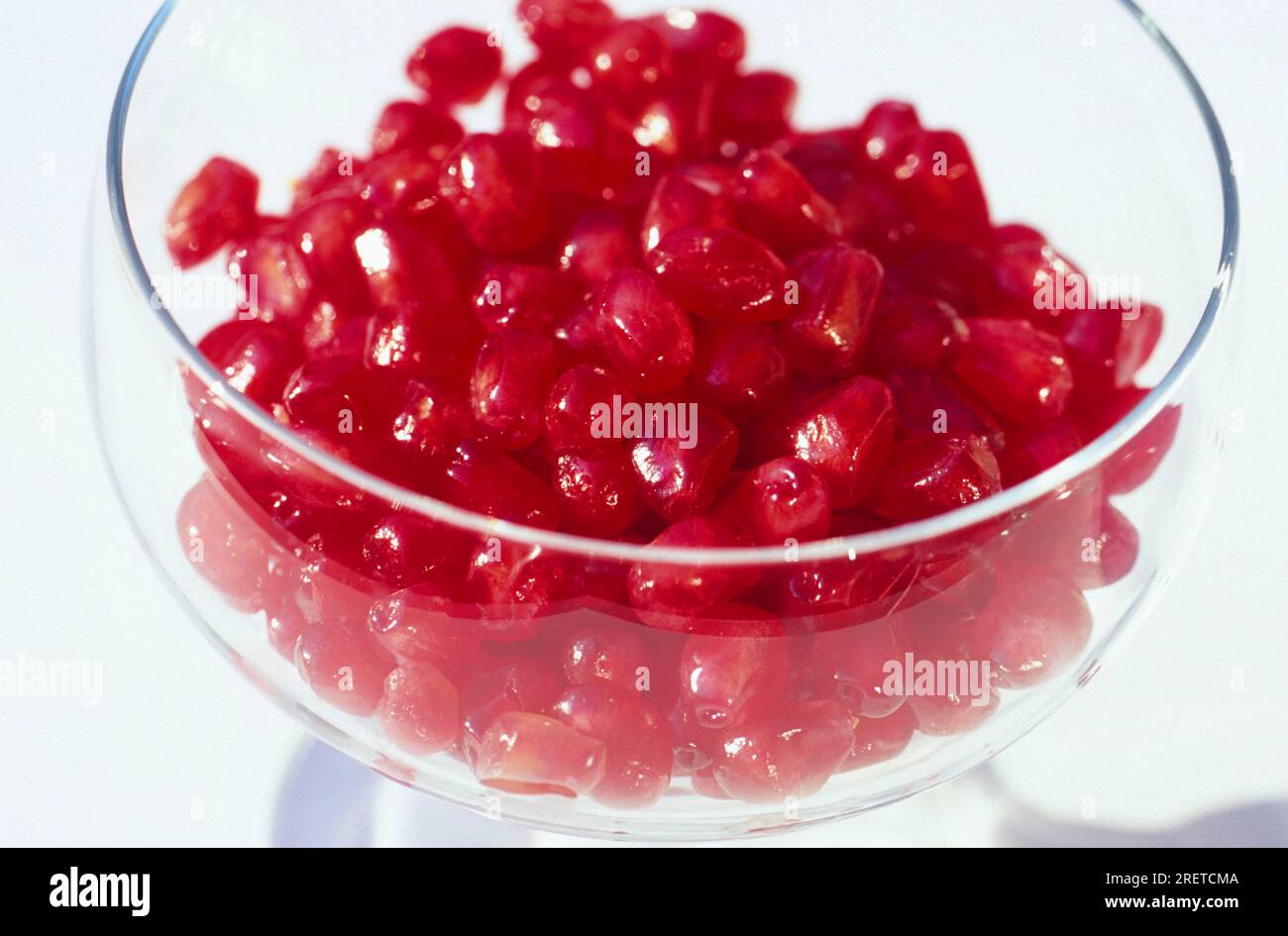 Pomegranate-Cores (Punica granatum) in shell Stock Photo - Alamy