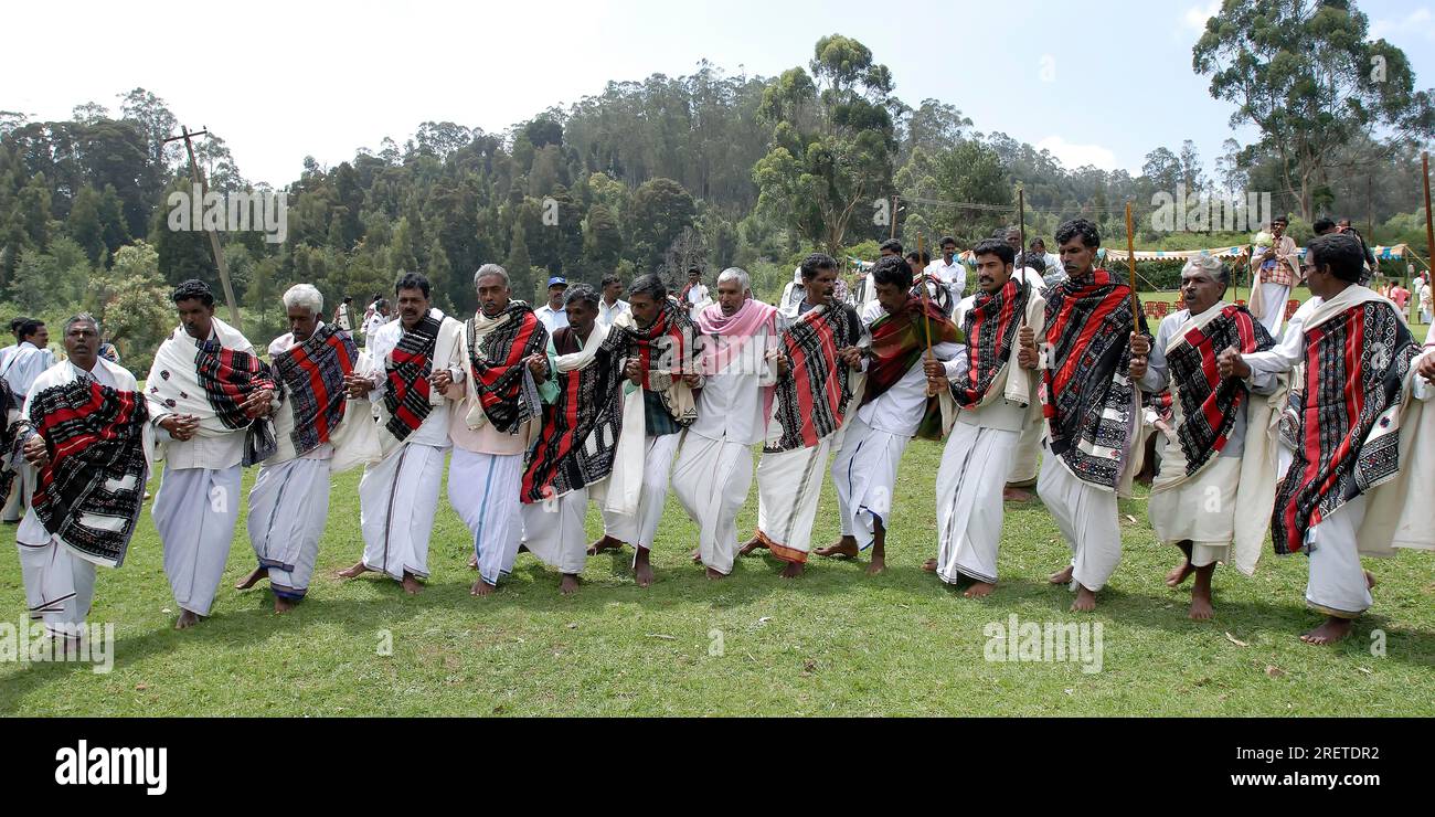 Toda dance, Ooty; Udhagamandalam, Tamil Nadu, India Stock Photo - Alamy