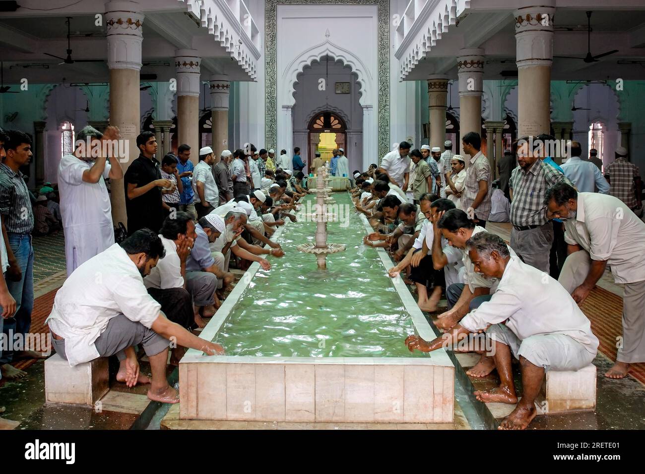 Ritual ablution at pool before namaz The Jamia Masjid in Bengaluru ...