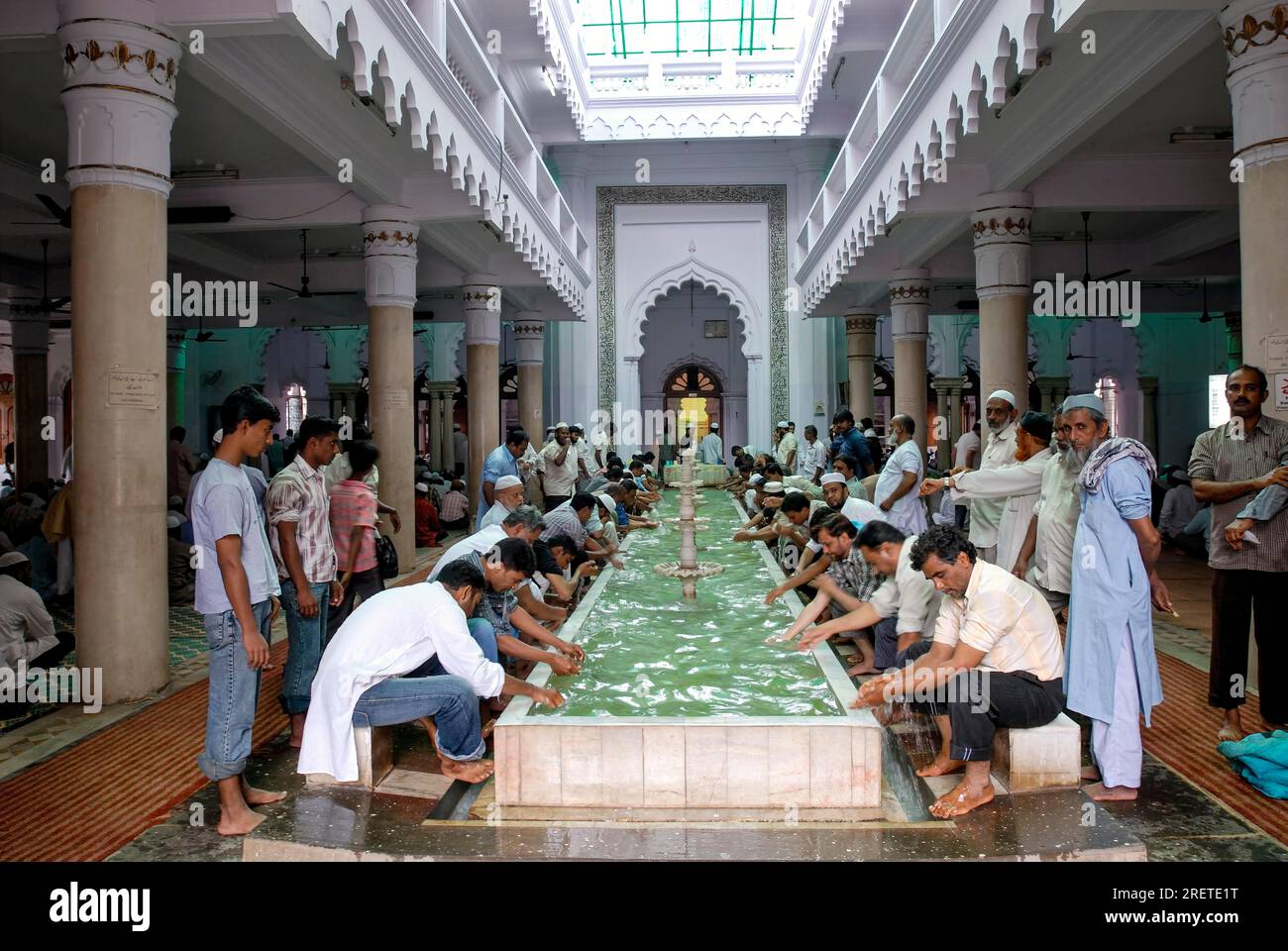 Ritual ablution at pool before namaz The Jamia Masjid in Bengaluru ...