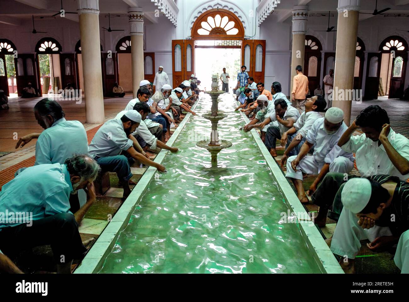 Ritual ablution at pool before namaz The Jamia Masjid in Bengaluru ...