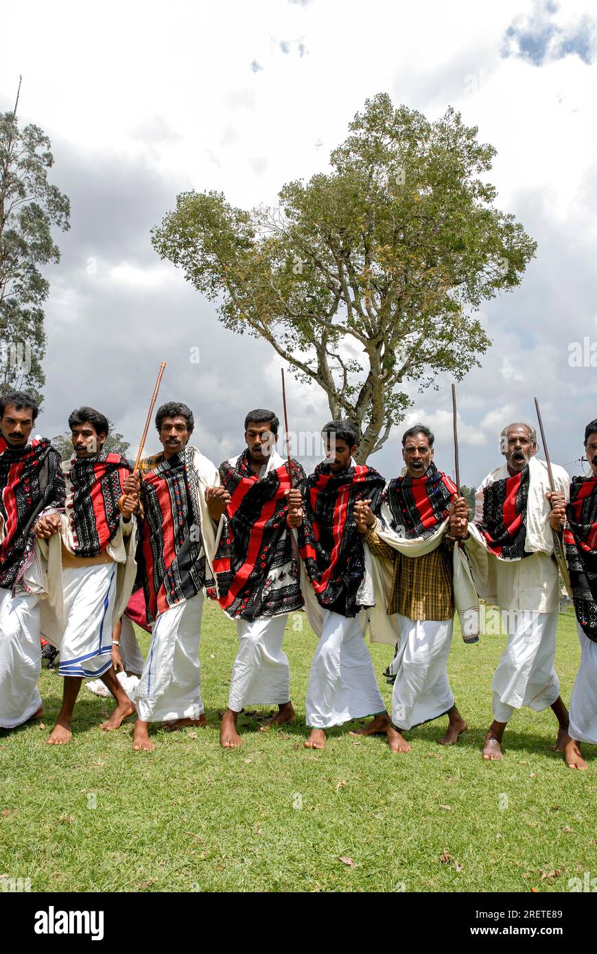 Man todas tribe hi-res stock photography and images - Alamy