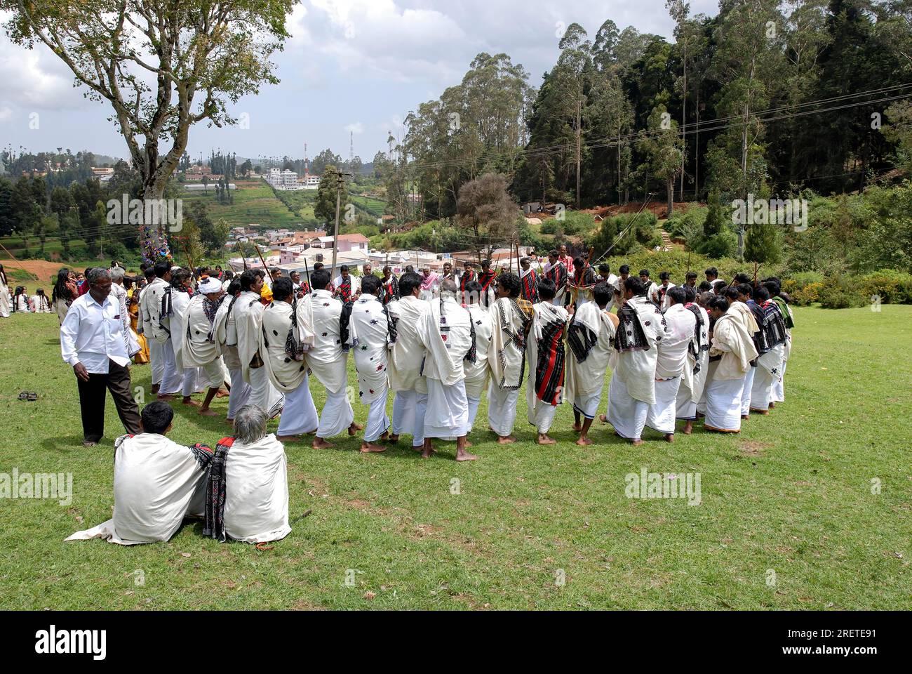 Toda men dancing, Nilgiris, Ooty Udhagamandalam, Tamil Nadu, South ...