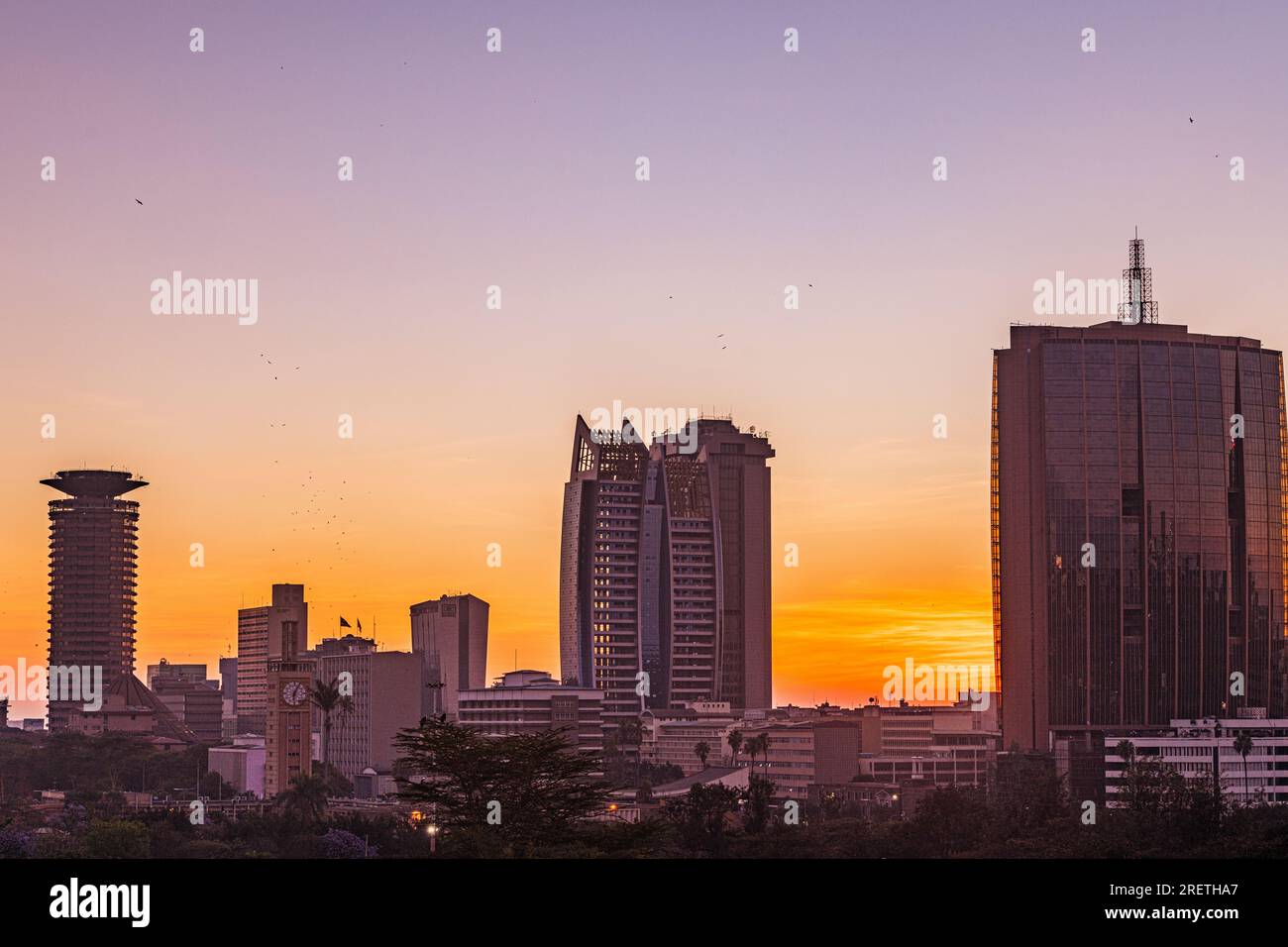Commercial skyscraper iconic skyscrapers hi-res stock photography and ...