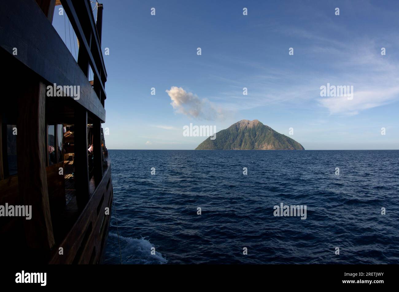 Active marine volcano hi-res stock photography and images - Alamy