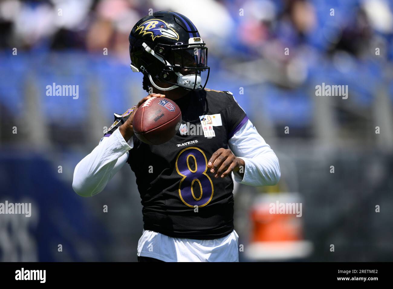 Baltimore Ravens quarterback Lamar Jackson (8) works out during the ...