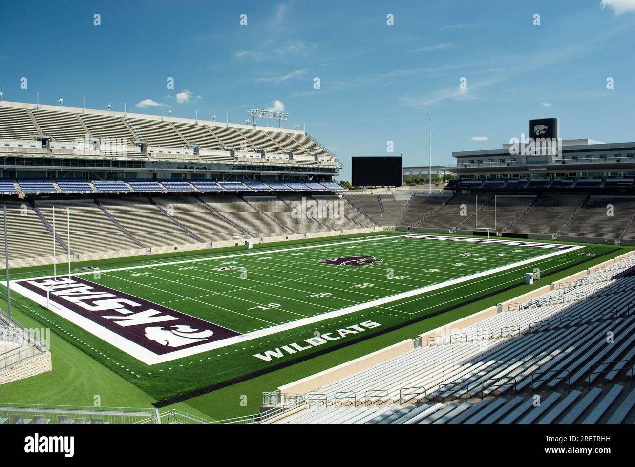 Bill snyder family stadium hi-res stock photography and images - Alamy