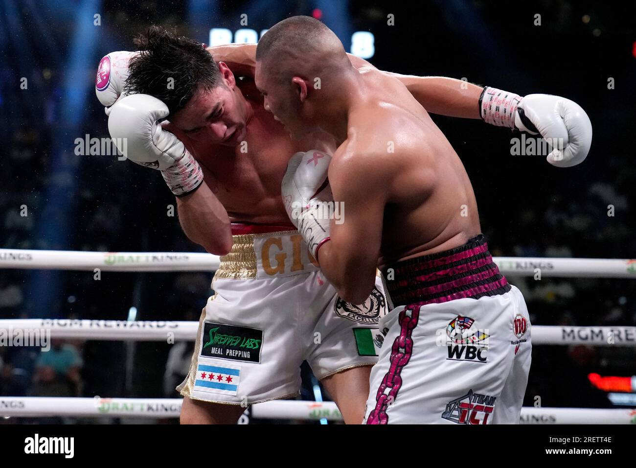 Isaac Cruz, right, and Giovanni Cabrera fight during their lightweight ...