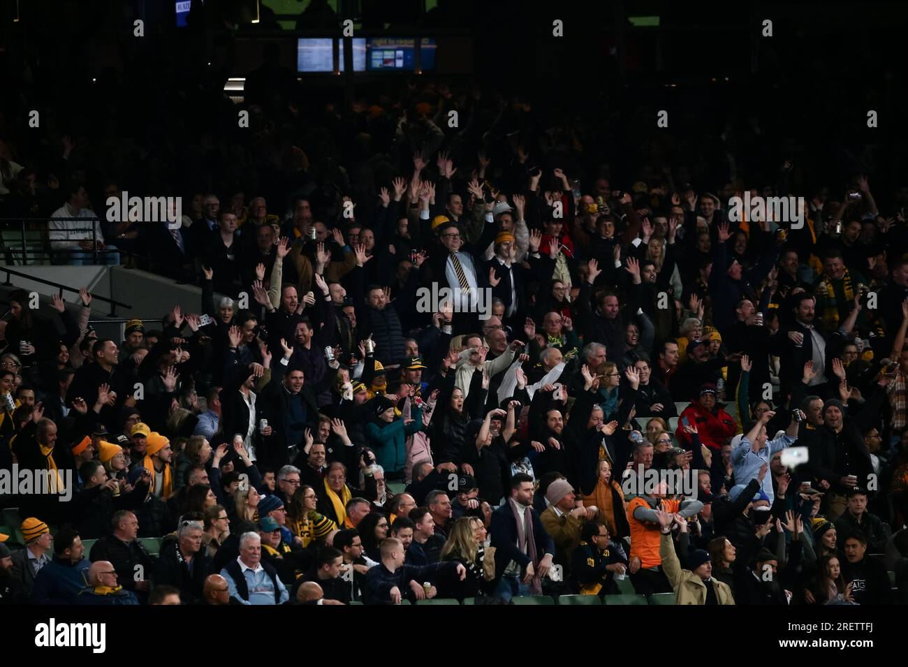 Mexican wave crowd green hi-res stock photography and images - Alamy