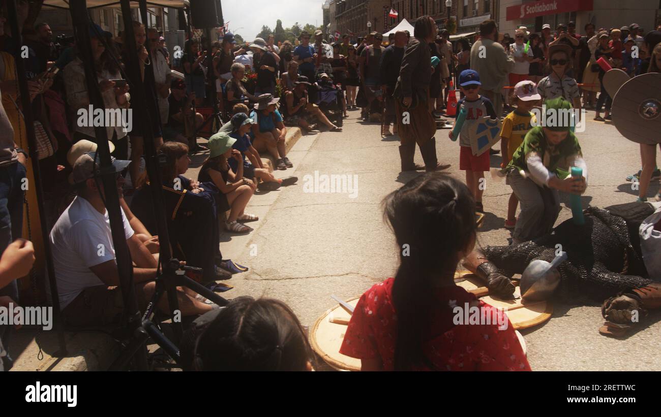 Street fight hi-res stock photography and images - Alamy