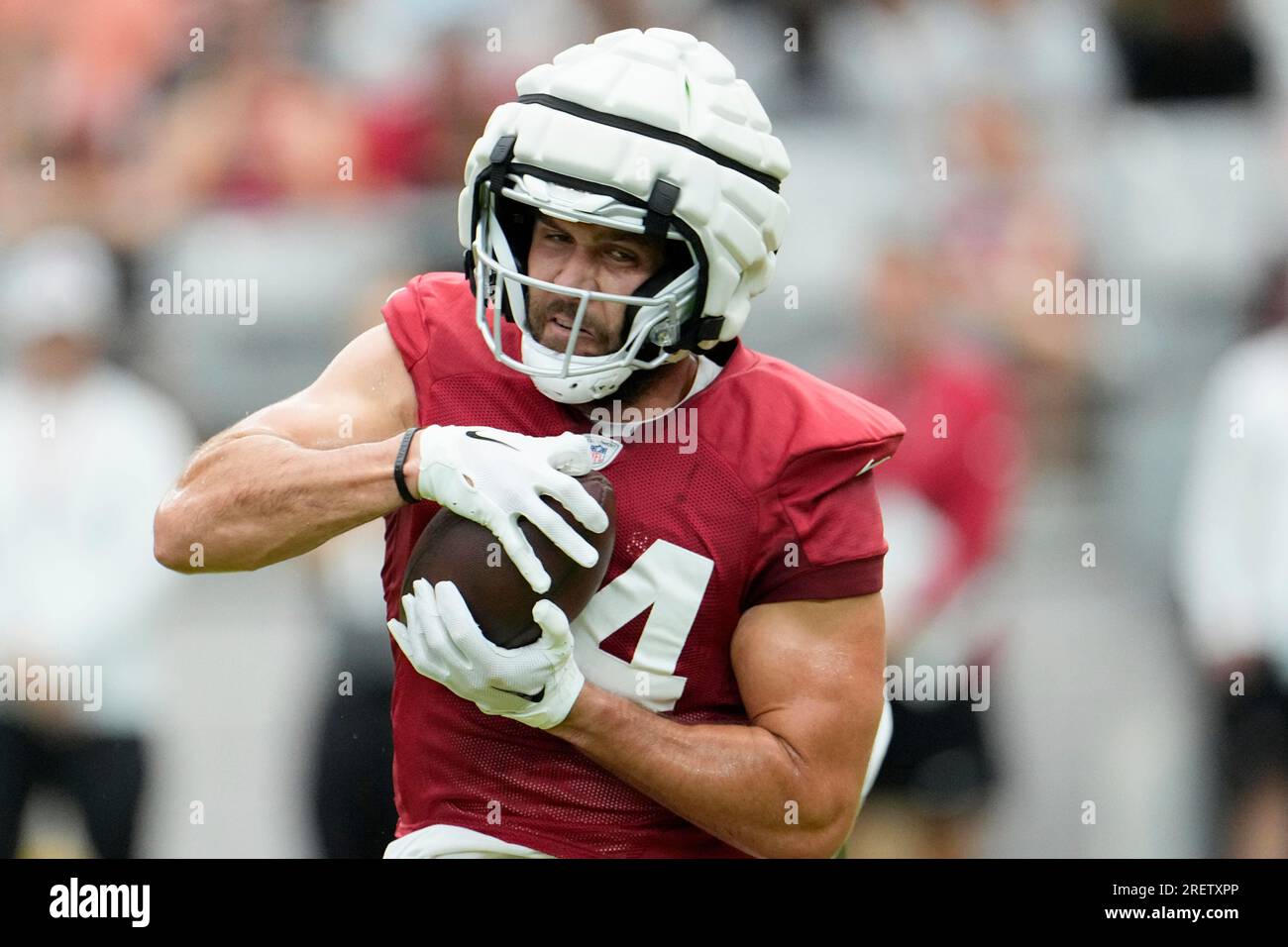 Arizona Cardinals tight end Geoff Swaim makes a catch during NFL ...