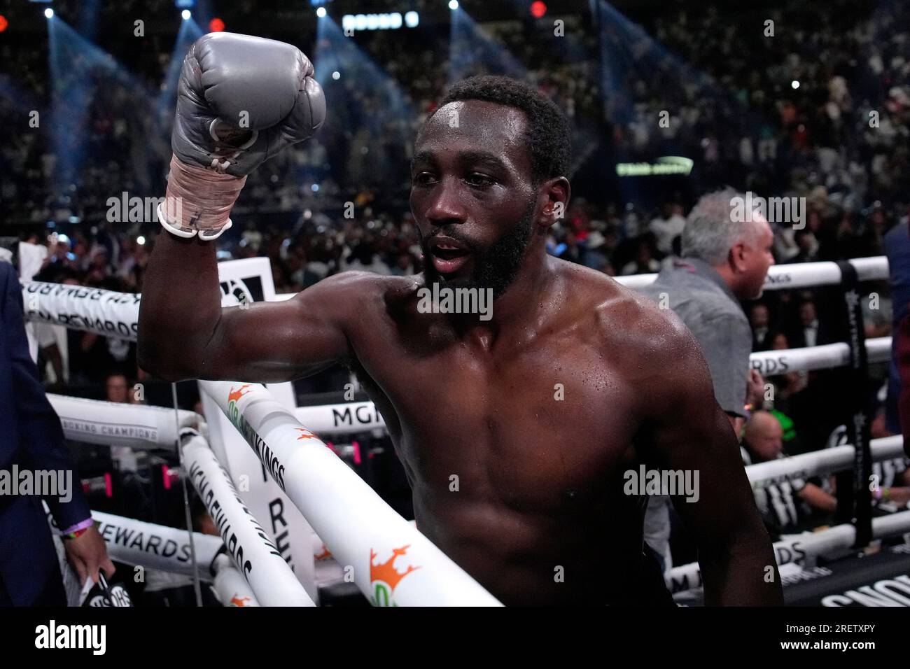 Terence Crawford celebrates his undisputed welterweight championship ...