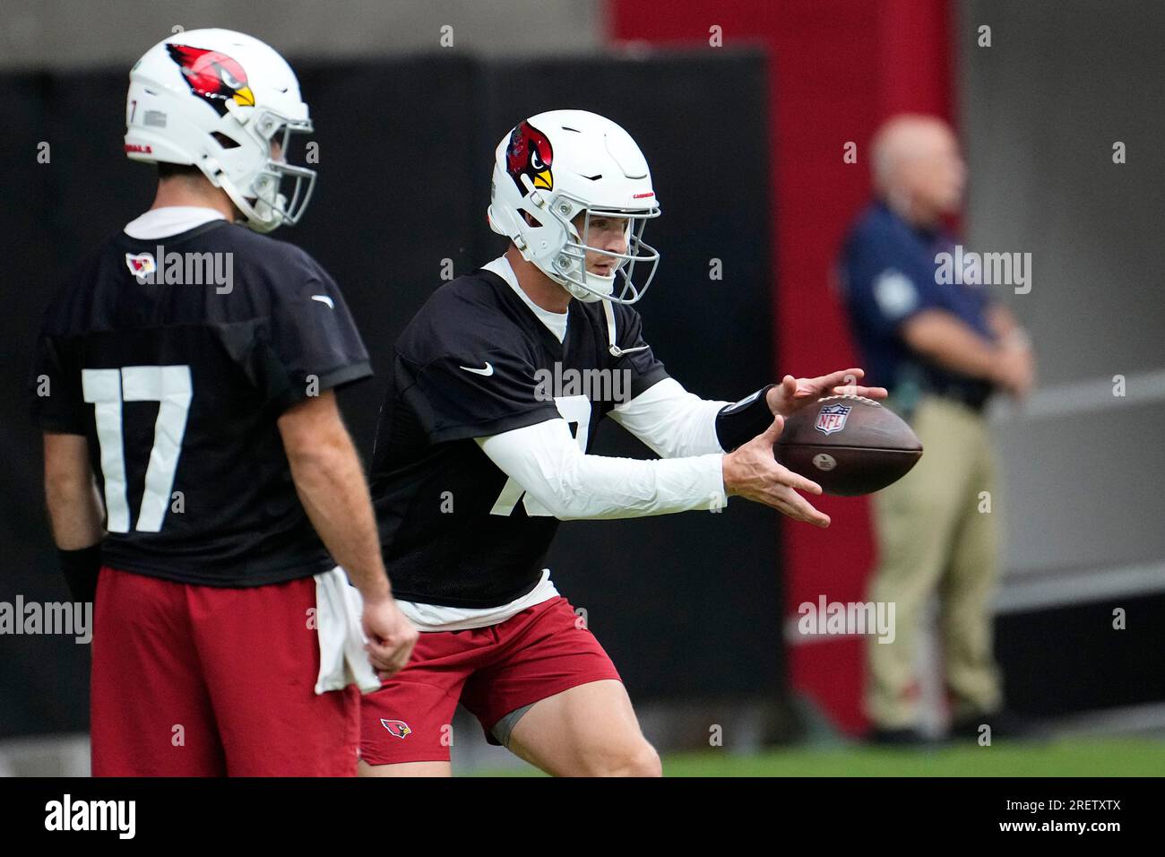 Arizona Cardinals quarterback Jeff Driskel takes a snap as Cardinals ...