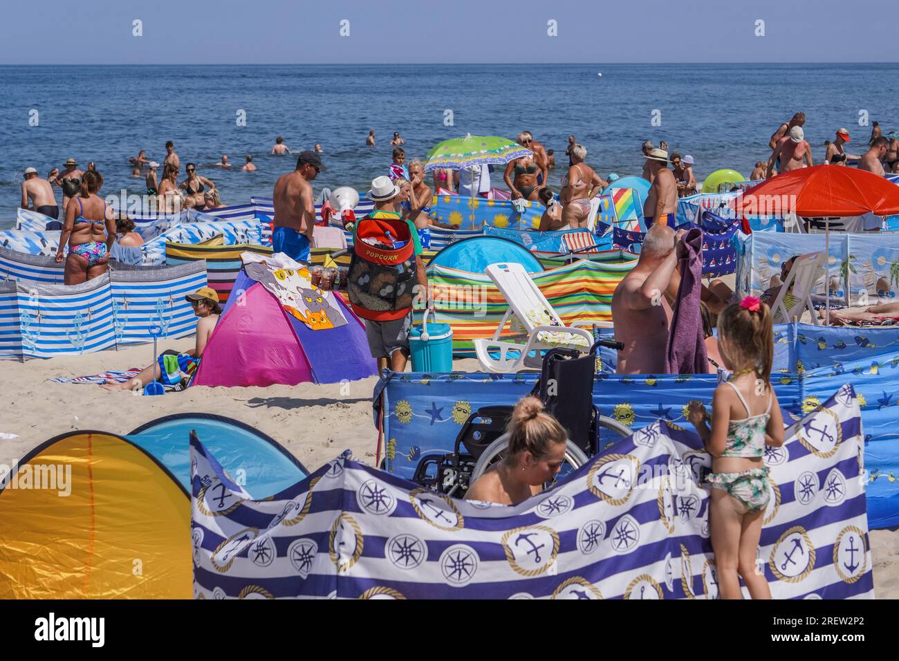 Piaski, Poland. 29th July, 2023. Krynica Morska July 29th. 2023 People enjoy hot summer weather ...