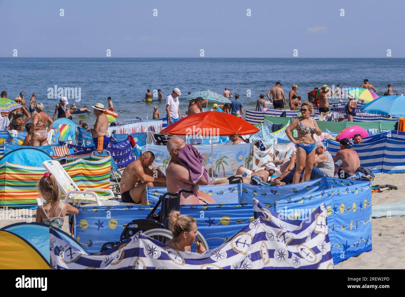 Piaski, Poland. 29th July, 2023. Krynica Morska July 29th. 2023 People enjoy hot summer weather ...