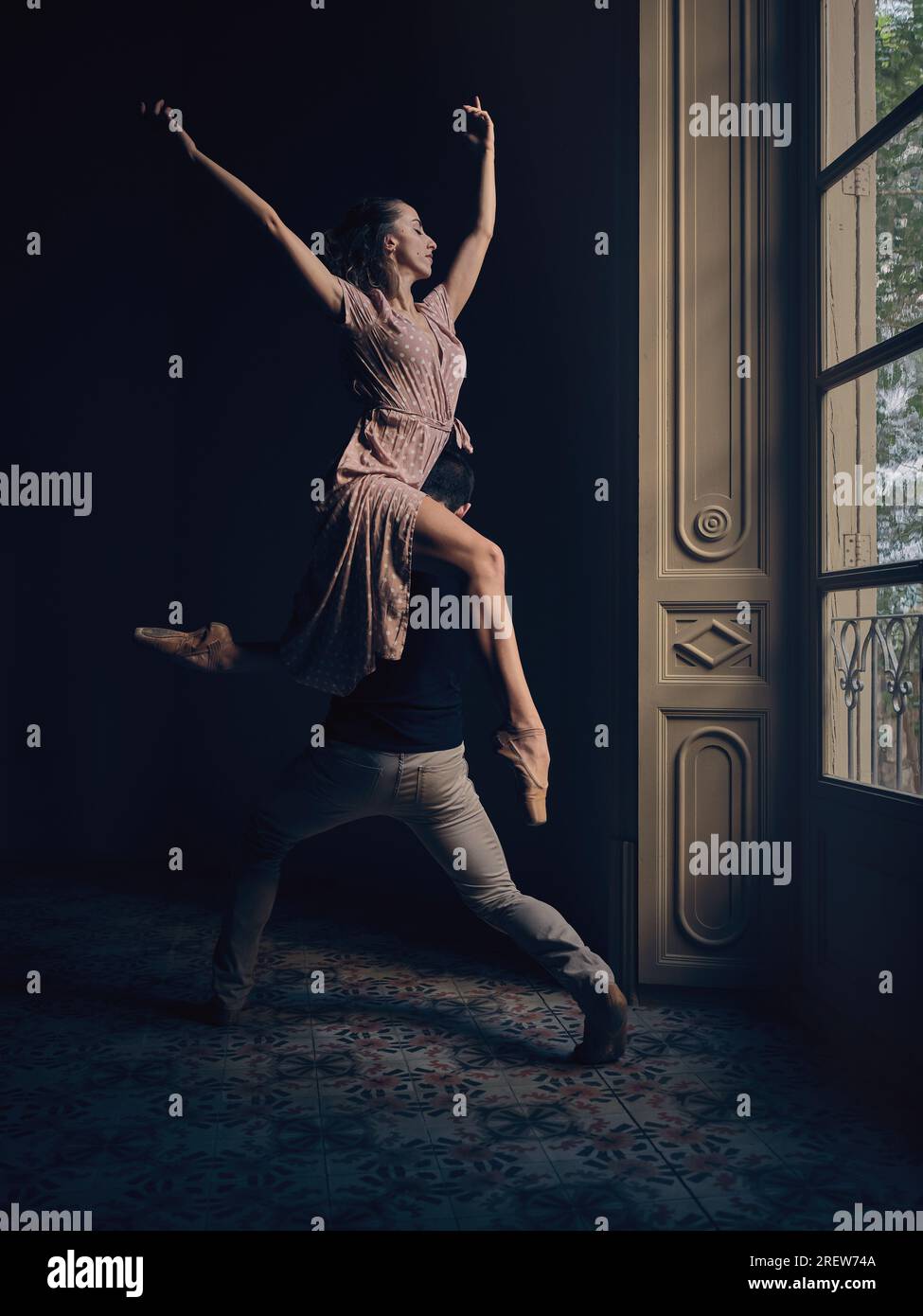 Woman and strong arms and dance hi-res stock photography and images - Alamy