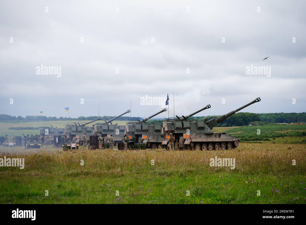British army as90 self propelled hi-res stock photography and images ...