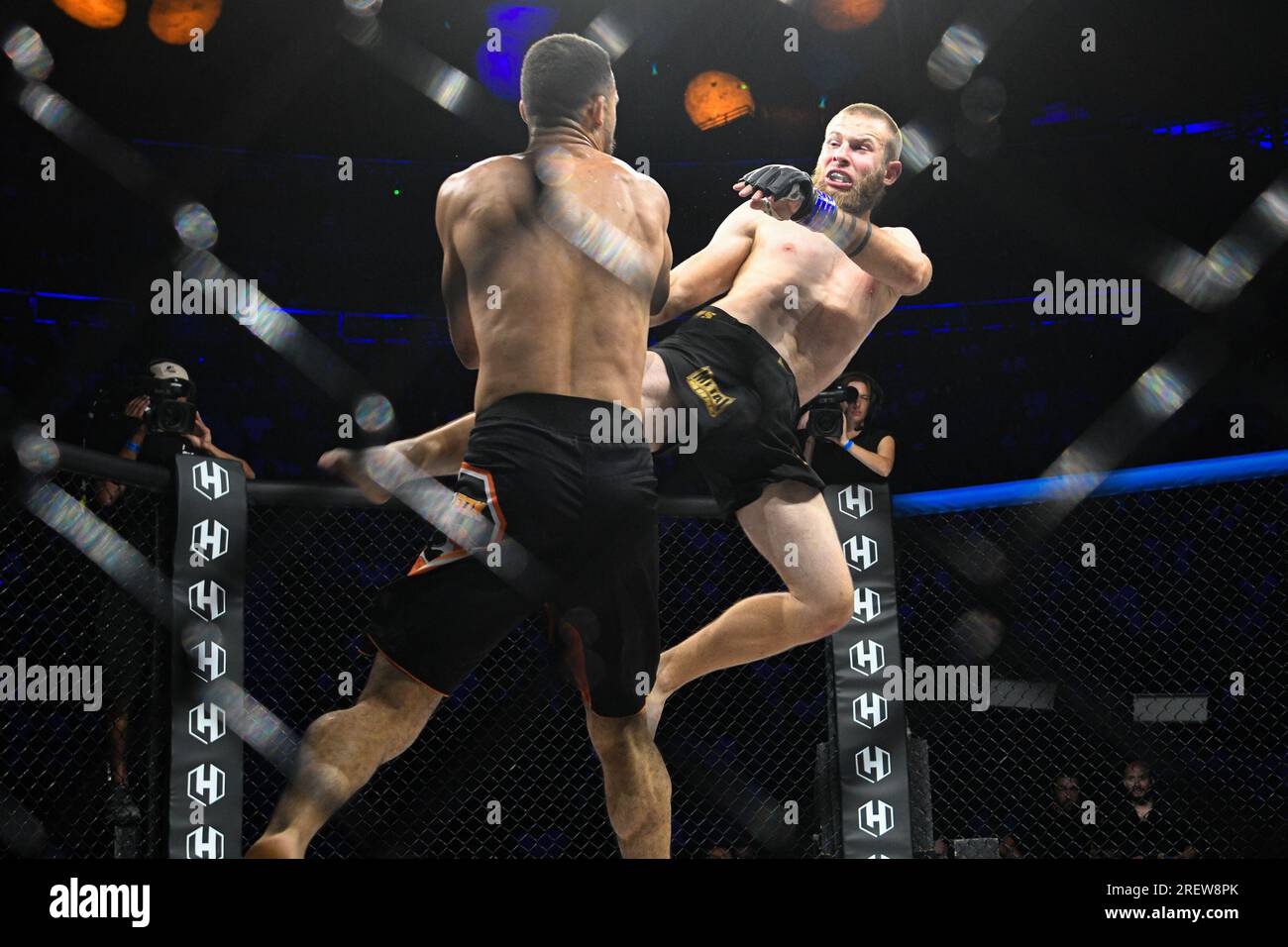 Naxel nobou hi-res stock photography and images - Alamy