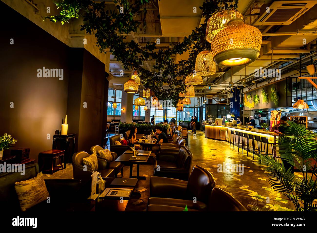 Restaurant in Millenia Walk, Singapore Stock Photo - Alamy