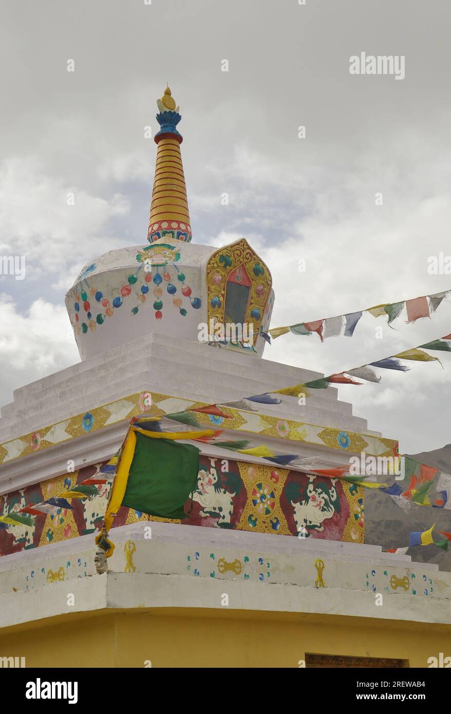 Buddhist monument design hi-res stock photography and images - Alamy