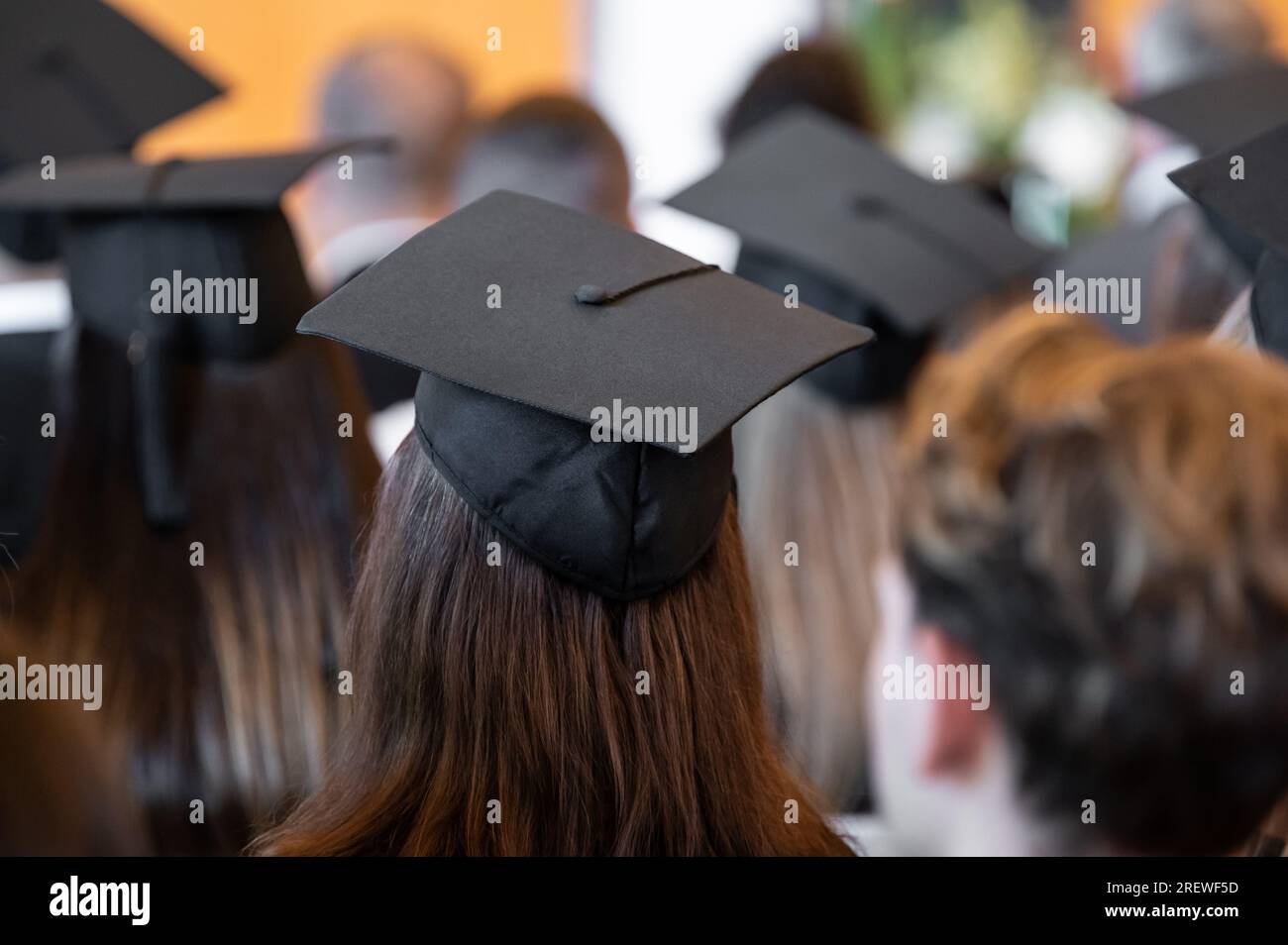 Graduation ceremony auditorium hi-res stock photography and images - Alamy