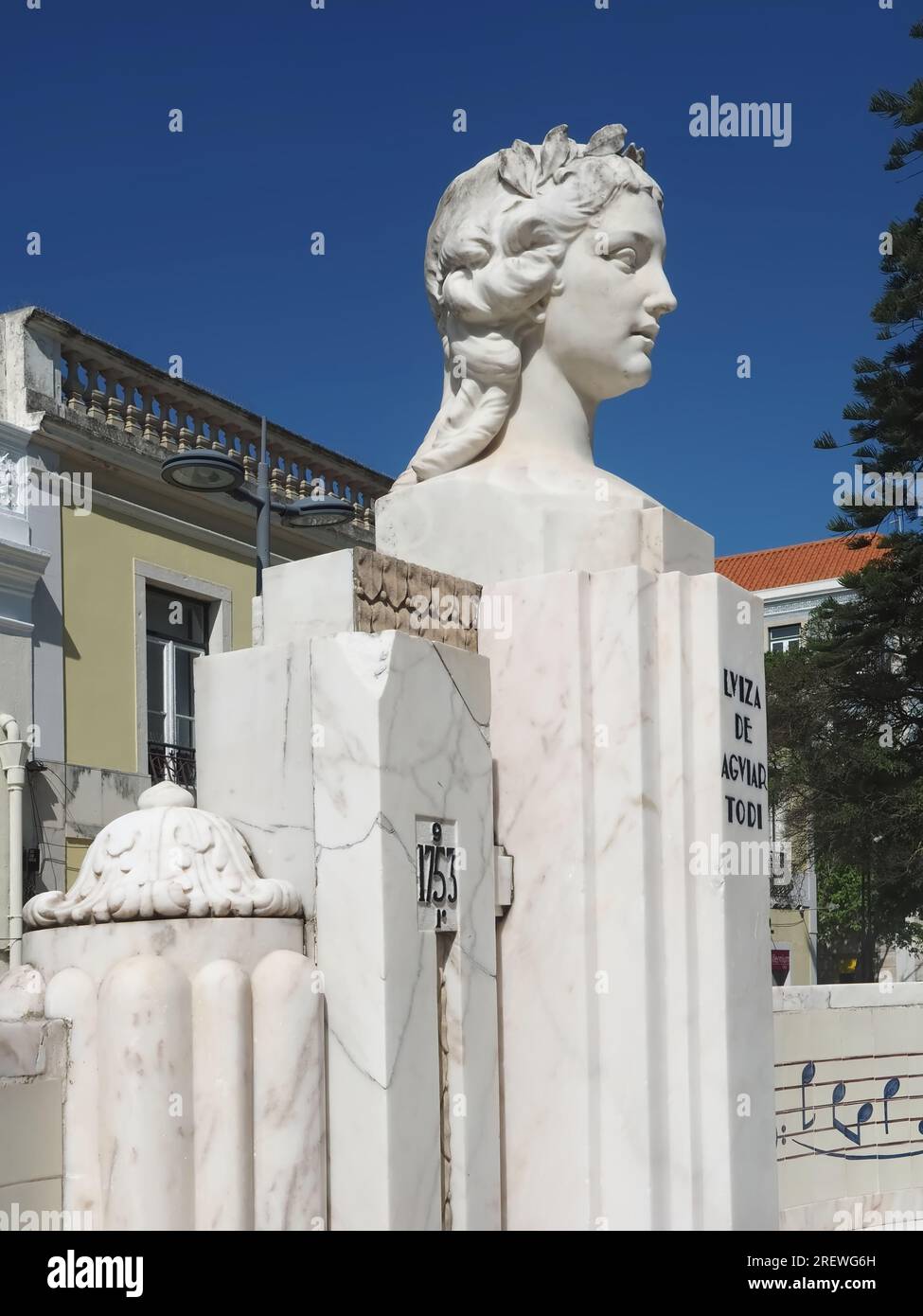 Sculpture of the famous portuguese opera singer Luisa Todi in Setubal ...
