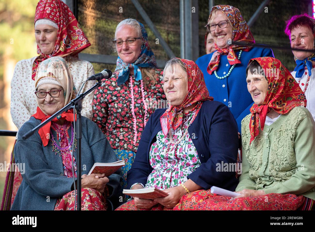Estonian women in traditional estonian dress hi-res stock photography ...