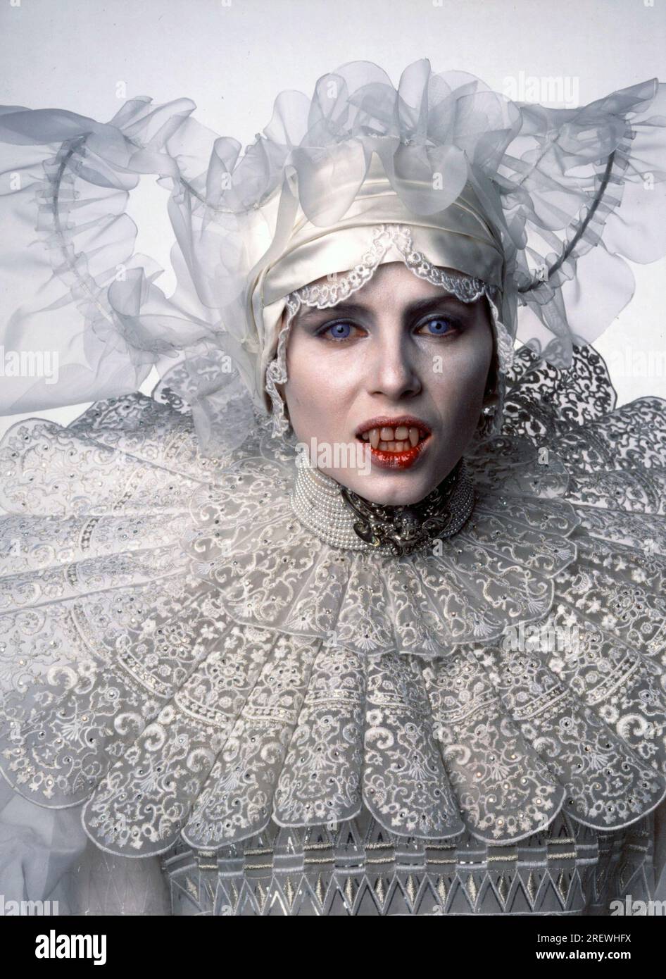 SADIE FROST in DRACULA (1992), directed by FRANCIS FORD COPPOLA. Credit ...