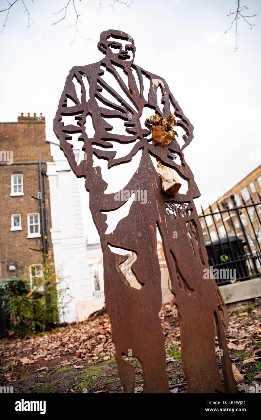 Alan Turing Sculpture Memorial, Paddington, London Stock Photo - Alamy