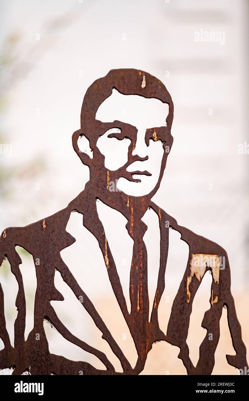 Alan Turing Sculpture Memorial, Paddington, London Stock Photo - Alamy