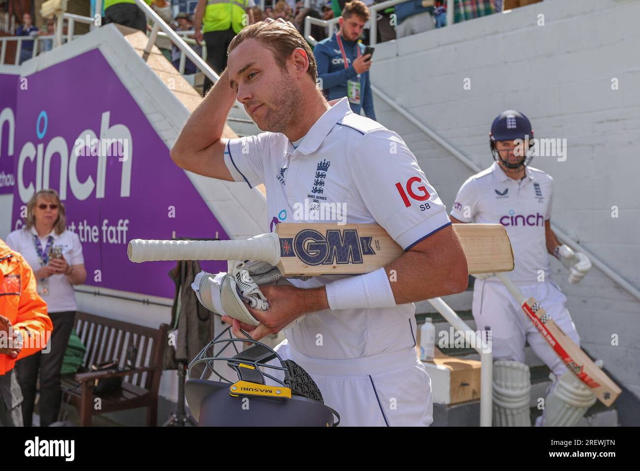 Stuart Broad of England walks out to bat during the LV= Insurance Ashes ...
